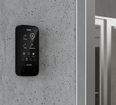 KeyPad TouchScreen — Wireless keyboard with a screen