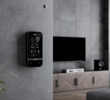 KeyPad TouchScreen — Wireless keyboard with a screen